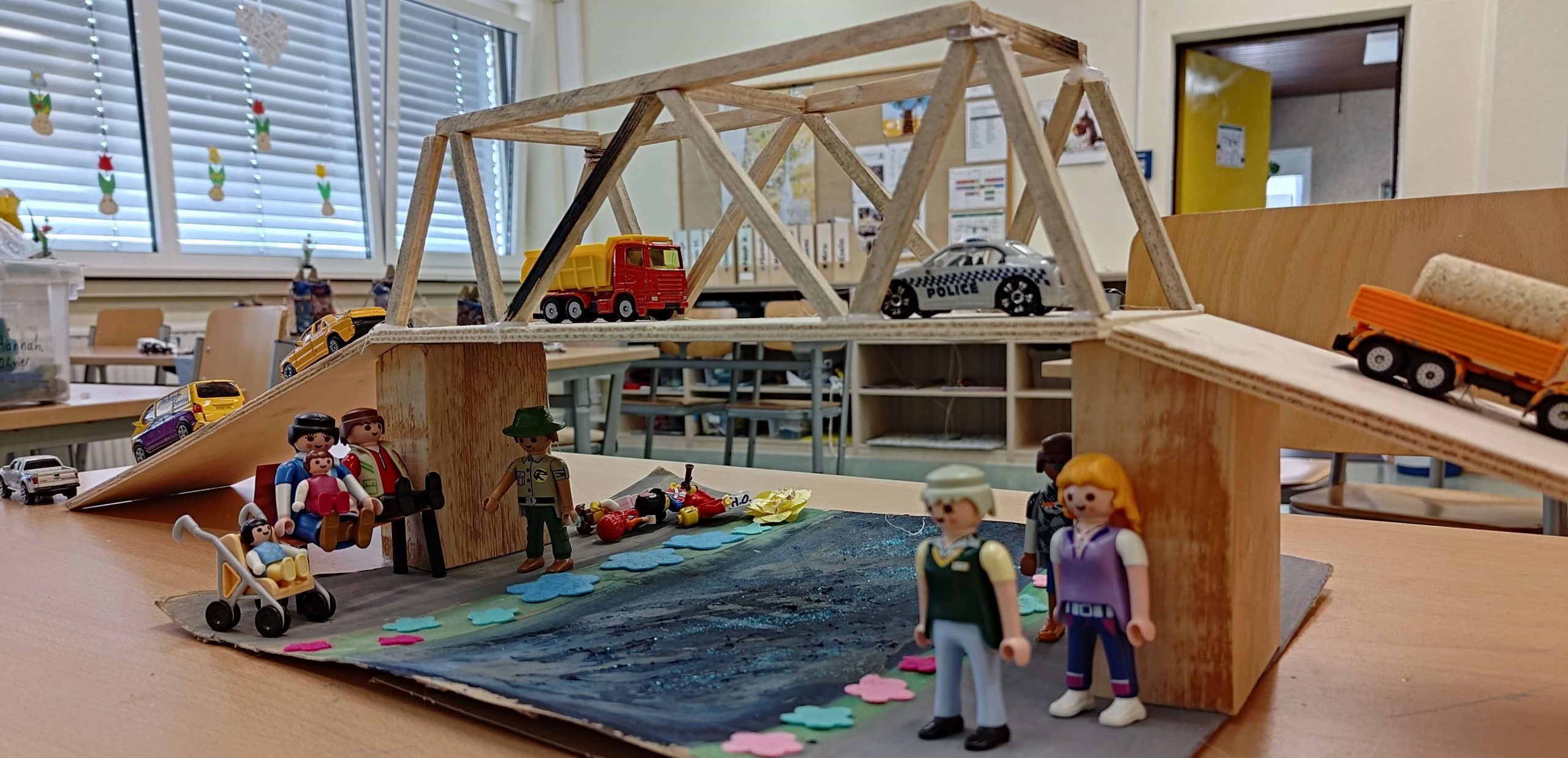 Wir bauen Brücken • Freie Evangelische Schule Lindach